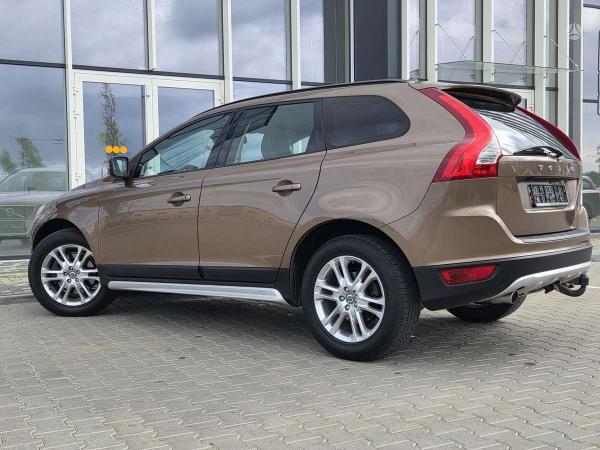 Brūns Volvo XC60 2011 Viļņa, ar dzinēja tilpumu 2.40 L un nobraukumu 281 tūkst. km par 9650 €, foto 6 vietnē AUTOMOTO.COM.LV