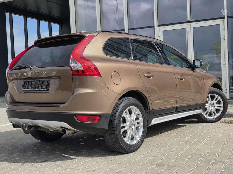 Brūns Volvo XC60 2011 Viļņa, ar dzinēja tilpumu 2.40 L un nobraukumu 281 tūkst. km par 9650 €, foto 8 vietnē AUTOMOTO.COM.LV