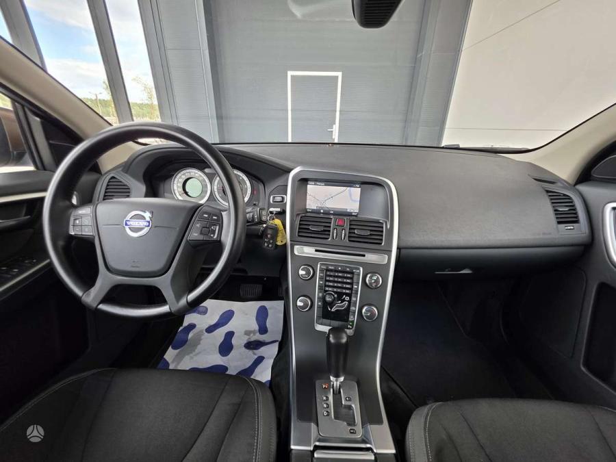 Brūns Volvo XC60 2011 Viļņa, ar dzinēja tilpumu 2.40 L un nobraukumu 281 tūkst. km par 9650 €, foto 10 vietnē AUTOMOTO.COM.LV