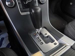 Brūns Volvo XC60 2011 Viļņa, ar dzinēja tilpumu 2.40 L un nobraukumu 281 tūkst. km par 9650 €, foto 12 vietnē AUTOMOTO.COM.LV