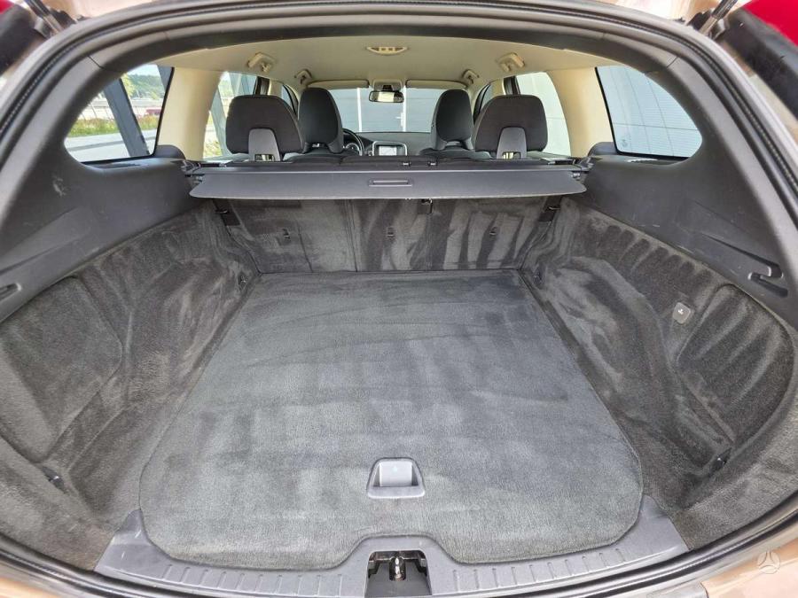 Brūns Volvo XC60 2011 Viļņa, ar dzinēja tilpumu 2.40 L un nobraukumu 281 tūkst. km par 9650 €, foto 18 vietnē AUTOMOTO.COM.LV