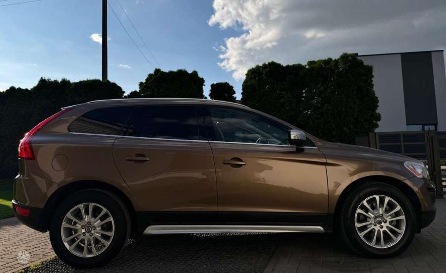 Brūns Volvo XC60 2011 Kauņa, ar dzinēja tilpumu 2.40 L un nobraukumu 300 tūkst. km par 8450 €, foto 12 vietnē AUTOMOTO.COM.LV
