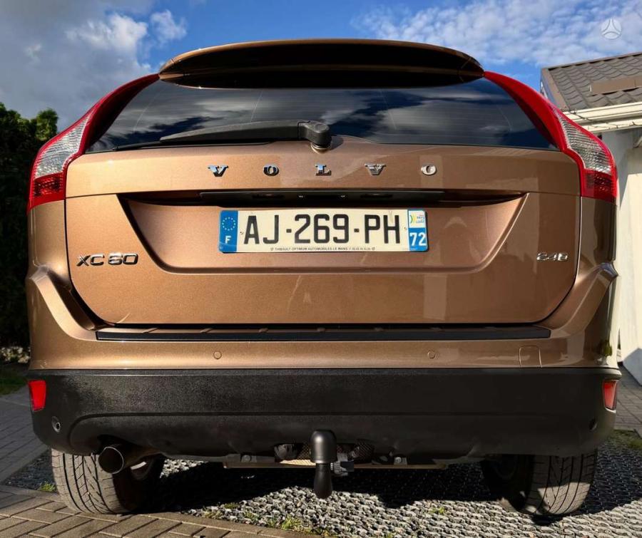 Brūns Volvo XC60 2011 Kauņa, ar dzinēja tilpumu 2.40 L un nobraukumu 300 tūkst. km par 8450 €, foto 17 vietnē AUTOMOTO.COM.LV
