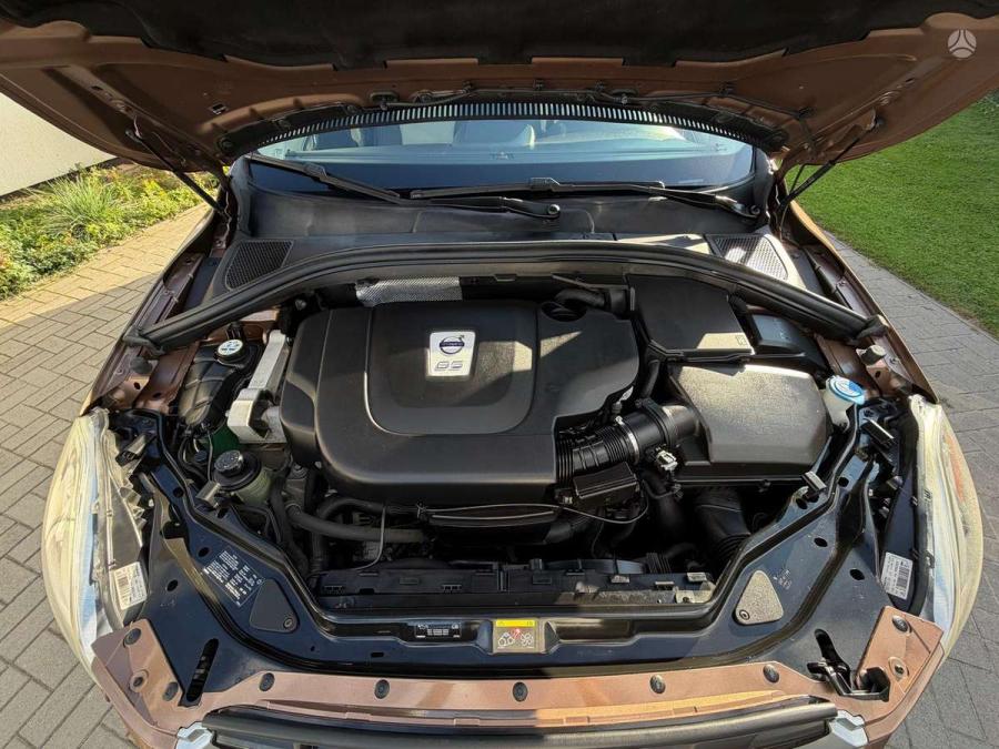 Brūns Volvo XC60 2011 Kauņa, ar dzinēja tilpumu 2.40 L un nobraukumu 300 tūkst. km par 8450 €, foto 18 vietnē AUTOMOTO.COM.LV