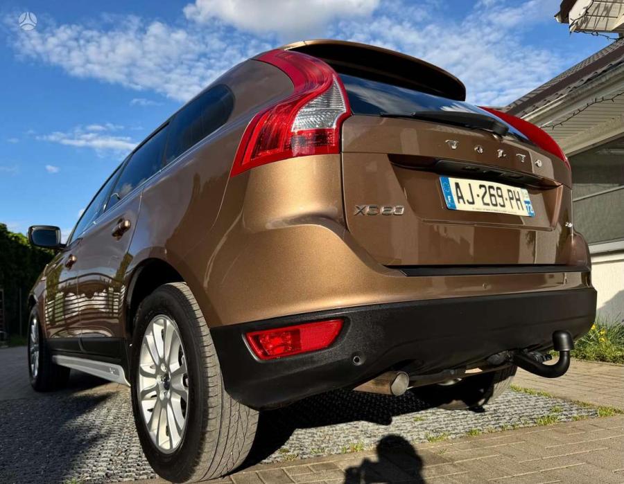 Brūns Volvo XC60 2011 Kauņa, ar dzinēja tilpumu 2.40 L un nobraukumu 300 tūkst. km par 8450 €, foto 25 vietnē AUTOMOTO.COM.LV