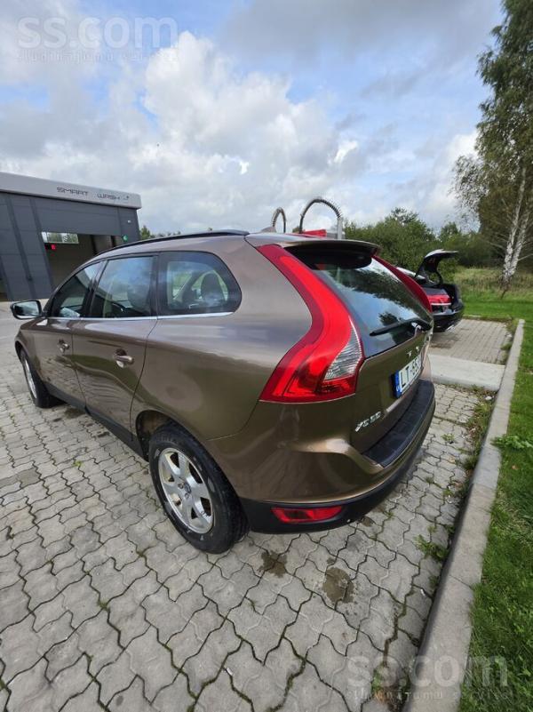 Brūns Volvo XC60 2011 Liepāja, ar dzinēja tilpumu 2.00 L un nobraukumu 231 tūkst. km par 6750 €, foto 1 vietnē AUTOMOTO.COM.LV