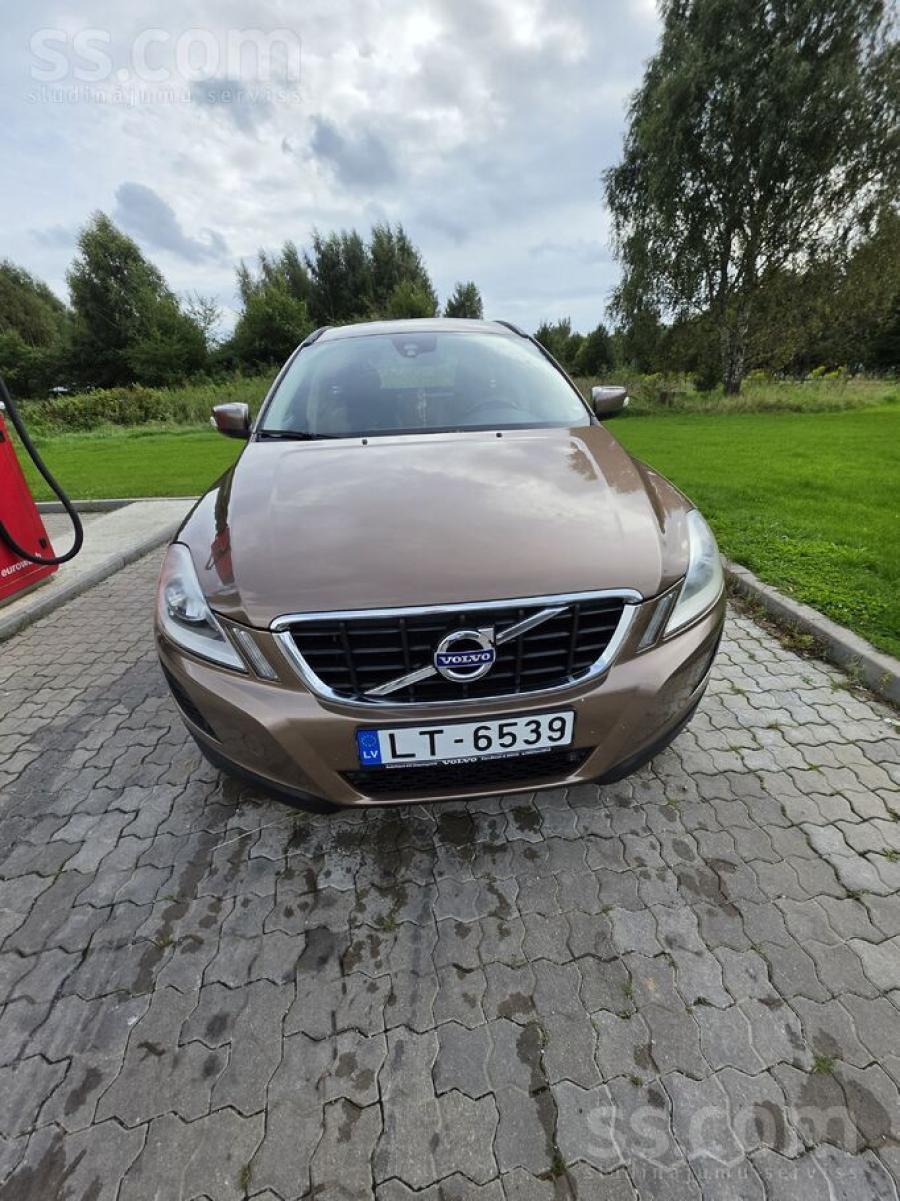 Brūns Volvo XC60 2011 Liepāja, ar dzinēja tilpumu 2.00 L un nobraukumu 231 tūkst. km par 6750 €, foto 3 vietnē AUTOMOTO.COM.LV