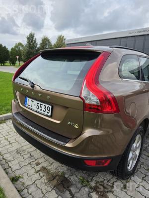 Brūns Volvo XC60 2011 Liepāja, ar dzinēja tilpumu 2.00 L un nobraukumu 231 tūkst. km par 6750 €, foto 4 vietnē AUTOMOTO.COM.LV