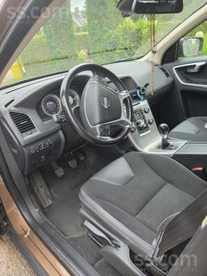 Brūns Volvo XC60 2011 Liepāja, ar dzinēja tilpumu 2.00 L un nobraukumu 231 tūkst. km par 6750 €, foto 5 vietnē AUTOMOTO.COM.LV