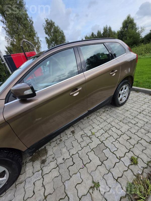 Brūns Volvo XC60 2011 Liepāja, ar dzinēja tilpumu 2.00 L un nobraukumu 231 tūkst. km par 6750 €, foto 8 vietnē AUTOMOTO.COM.LV