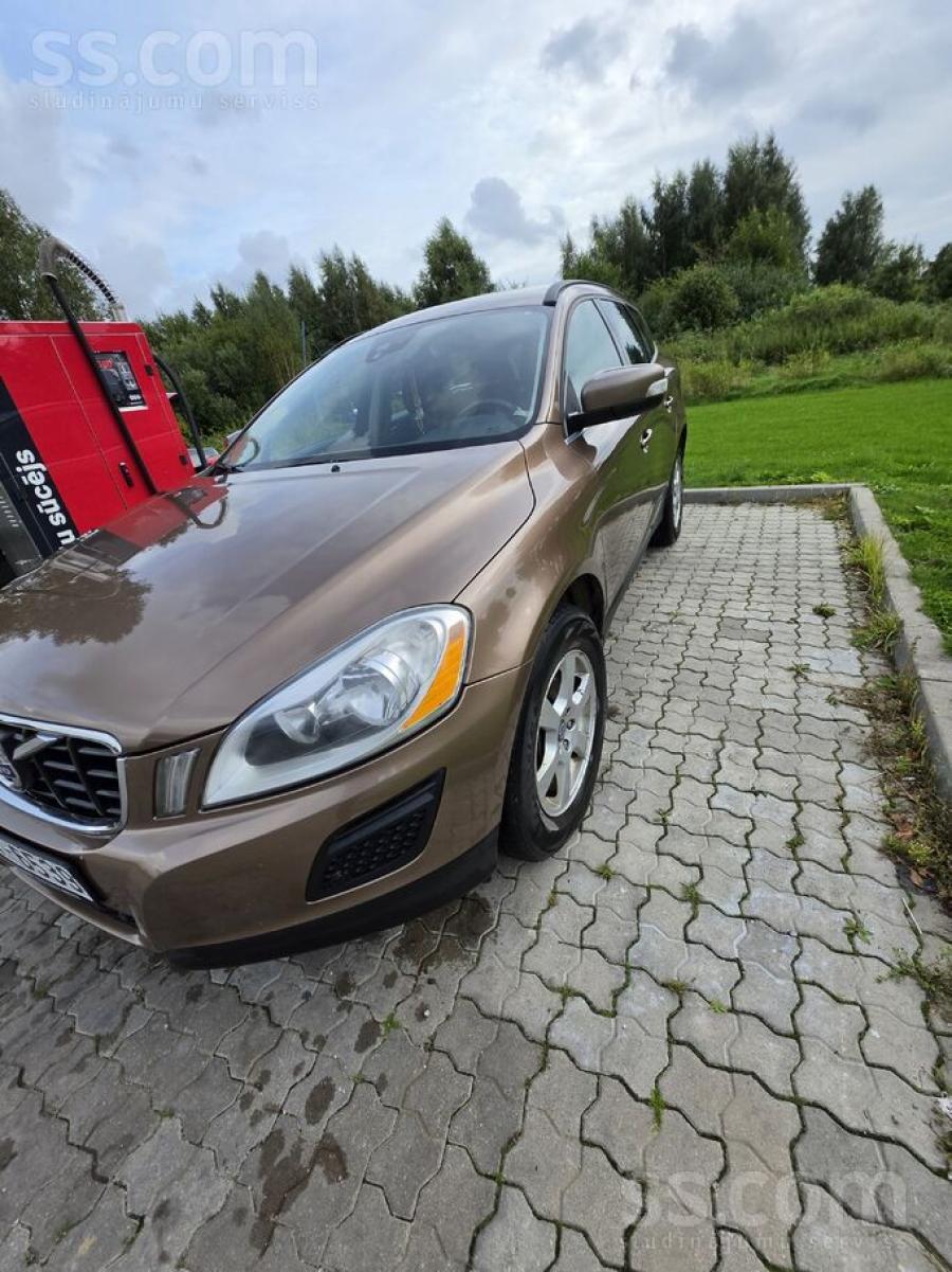 Brūns Volvo XC60 2011 Liepāja, ar dzinēja tilpumu 2.00 L un nobraukumu 231 tūkst. km par 6750 €, foto 9 vietnē AUTOMOTO.COM.LV
