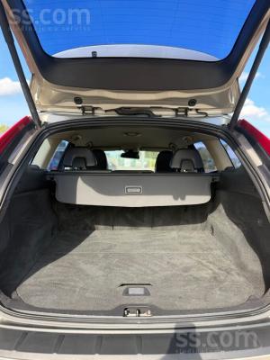 Brown Volvo XC60 2011 in Riga, with an engine capacity of 2.40 L and mileage of 276 thousand km for 9500 €, photo 13 on AUTOMOTO.COM.LV