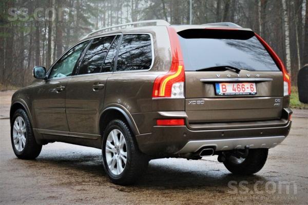 Brown Volvo XC60 2012 in Riga, with an engine capacity of 2.40 L and mileage of 270 thousand km for 13200 €, photo 4 on AUTOMOTO.COM.LV