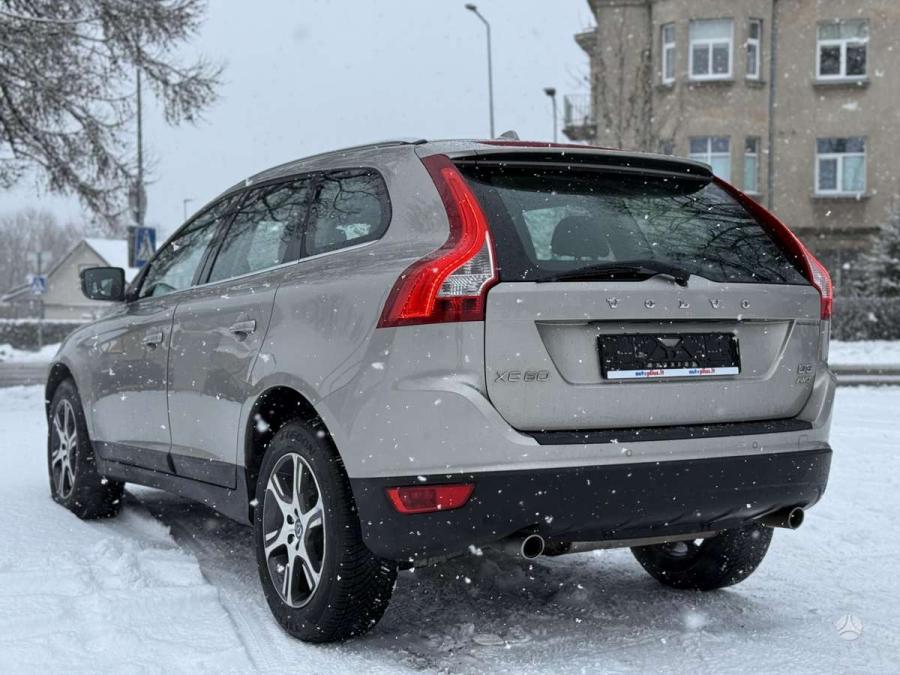 Brūns Volvo XC60 2012 Ukmergė, ar dzinēja tilpumu 2.40 L un nobraukumu 267 tūkst. km par 7950 €, foto 4 vietnē AUTOMOTO.COM.LV