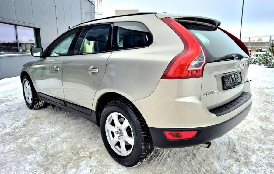Brūns Volvo XC60 2012 Šauļi, ar dzinēja tilpumu 3.20 L un nobraukumu 160 tūkst. km par 7770 €, foto 6 vietnē AUTOMOTO.COM.LV