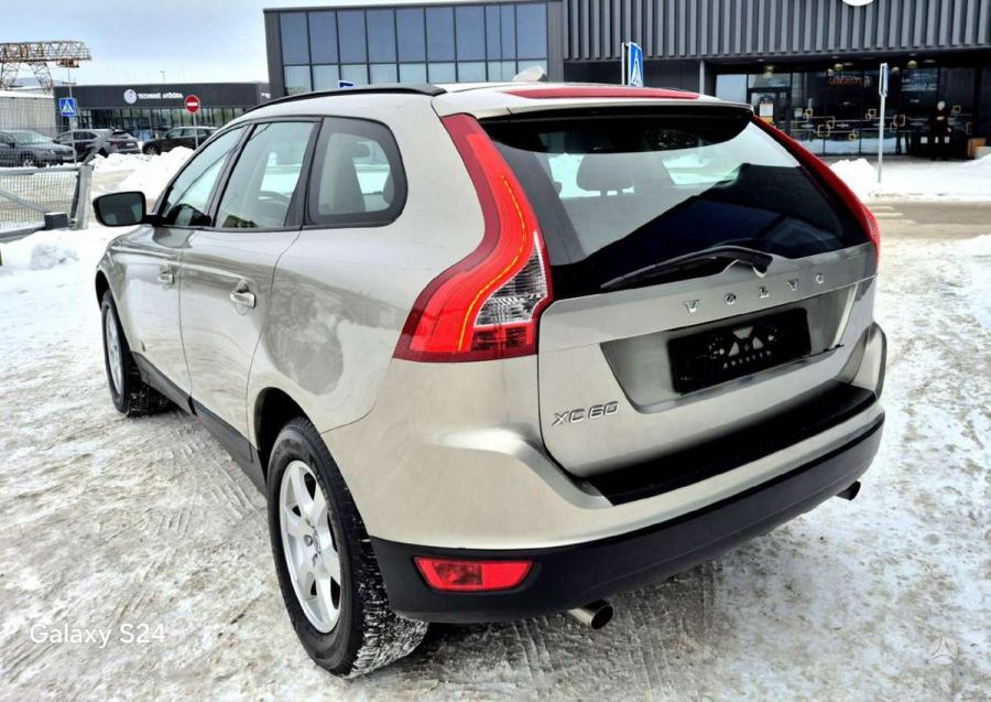 Brūns Volvo XC60 2012 Šauļi, ar dzinēja tilpumu 3.20 L un nobraukumu 160 tūkst. km par 7770 €, foto 8 vietnē AUTOMOTO.COM.LV