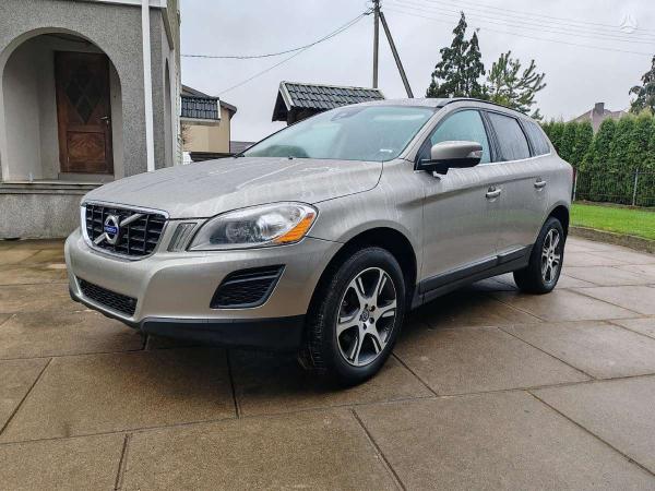 Brūns Volvo XC60 2012 Klaipėda, ar dzinēja tilpumu 2.95 L un nobraukumu 147 tūkst. km par 8999 €, foto 2 vietnē AUTOMOTO.COM.LV