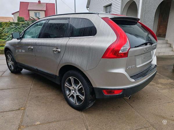 Brūns Volvo XC60 2012 Klaipėda, ar dzinēja tilpumu 2.95 L un nobraukumu 147 tūkst. km par 8999 €, foto 3 vietnē AUTOMOTO.COM.LV