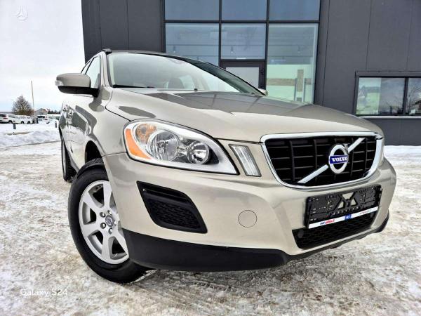 Brown Volvo XC60 2012 in Siauliai, with an engine capacity of 3.20 L and mileage of 160 thousand km for 7770 €, photo 3 on AUTOMOTO.COM.LV