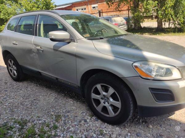 Brūns Volvo XC60 2012 Ukmergė, ar dzinēja tilpumu 2.40 L un nobraukumu 249 tūkst. km par 5300 €, foto 3 vietnē AUTOMOTO.COM.LV