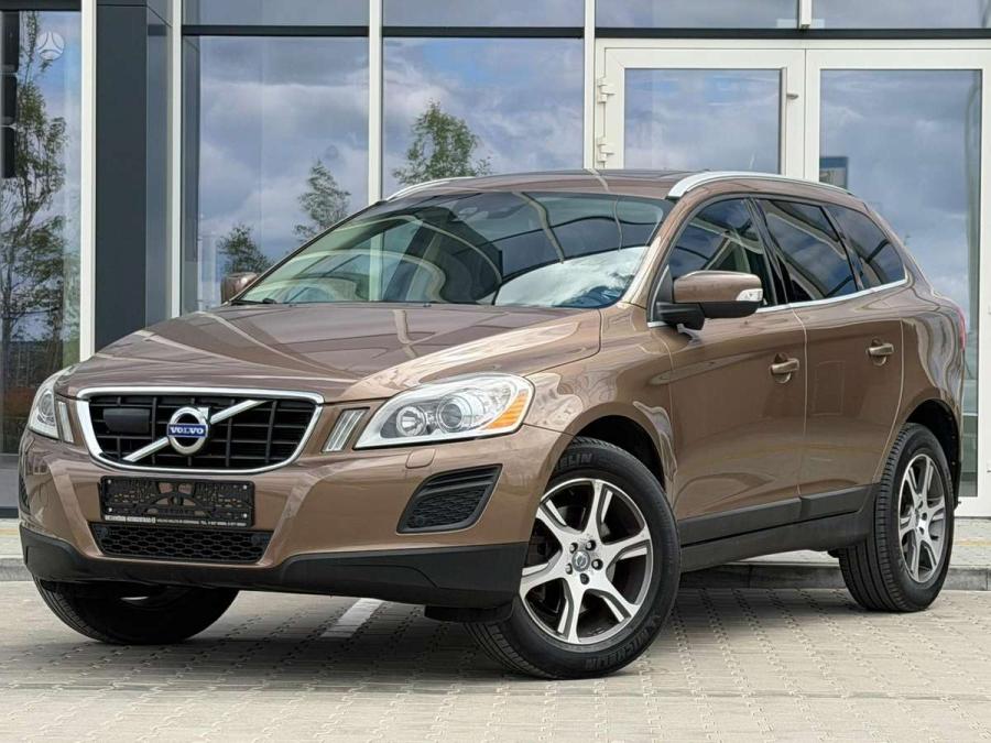 Brown Volvo XC60 2012 in Vilnius, with an engine capacity of 2.40 L and mileage of 308 thousand km for 10980 €, photo 4 on AUTOMOTO.COM.LV