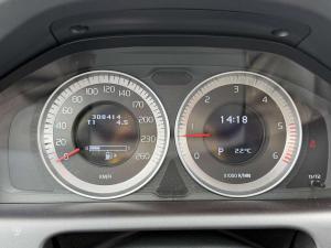 Brown Volvo XC60 2012 in Vilnius, with an engine capacity of 2.40 L and mileage of 308 thousand km for 10980 €, photo 13 on AUTOMOTO.COM.LV