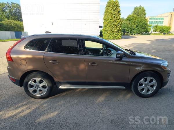 Brūns Volvo XC60 2012 Rīga, ar dzinēja tilpumu 2.40 L un nobraukumu 263 tūkst. km par 10800 €, foto 1 vietnē AUTOMOTO.COM.LV