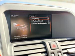 Brūns Volvo XC60 2012 Rīga, ar dzinēja tilpumu 2.40 L un nobraukumu 225 tūkst. km par 10995 €, foto 23 vietnē AUTOMOTO.COM.LV