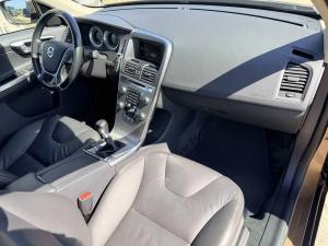 Brūns Volvo XC60 2012 Rīga, ar dzinēja tilpumu 2.40 L un nobraukumu 225 tūkst. km par 10995 €, foto 31 vietnē AUTOMOTO.COM.LV