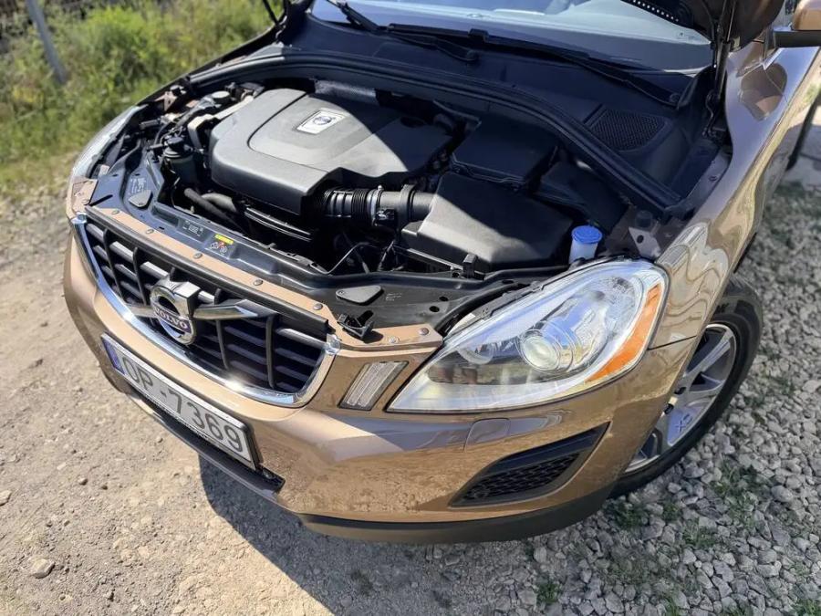 Brūns Volvo XC60 2012 Rīga, ar dzinēja tilpumu 2.40 L un nobraukumu 225 tūkst. km par 10995 €, foto 34 vietnē AUTOMOTO.COM.LV