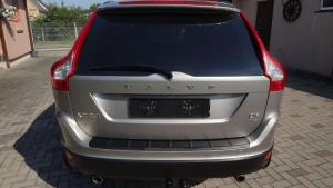 Brown Volvo XC60 2012 in Joniskis, with an engine capacity of 2.40 L and mileage of 332 thousand km for 6749 €, photo 9 on AUTOMOTO.COM.LV