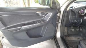 Brown Volvo XC60 2012 in Joniskis, with an engine capacity of 2.40 L and mileage of 332 thousand km for 6749 €, photo 23 on AUTOMOTO.COM.LV