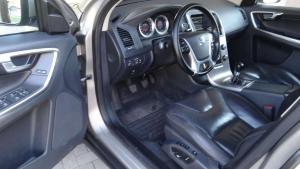 Brown Volvo XC60 2012 in Joniskis, with an engine capacity of 2.40 L and mileage of 332 thousand km for 6749 €, photo 26 on AUTOMOTO.COM.LV