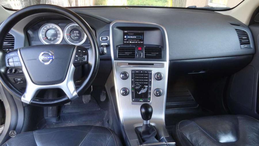 Brown Volvo XC60 2012 in Joniskis, with an engine capacity of 2.40 L and mileage of 332 thousand km for 6749 €, photo 28 on AUTOMOTO.COM.LV