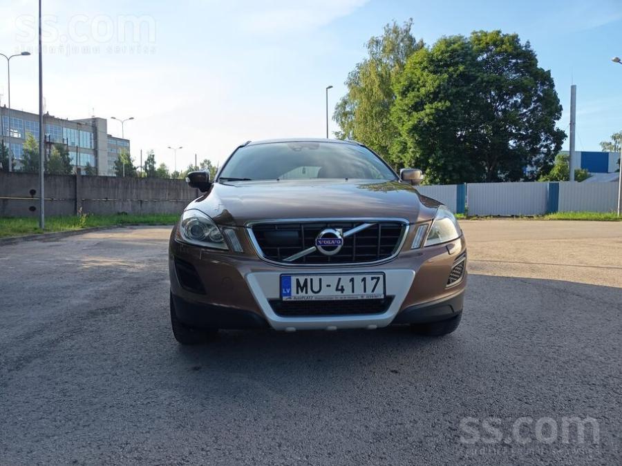 Brūns Volvo XC60 2012 Rīga, ar dzinēja tilpumu 2.40 L un nobraukumu 264 tūkst. km par 10600 €, foto 5 vietnē AUTOMOTO.COM.LV