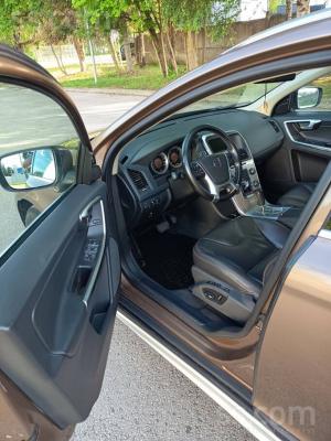 Brūns Volvo XC60 2012 Rīga, ar dzinēja tilpumu 2.40 L un nobraukumu 264 tūkst. km par 10600 €, foto 21 vietnē AUTOMOTO.COM.LV
