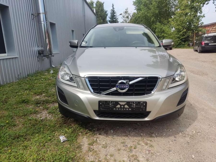 Brown Volvo XC60 2012 in Ukmerge, with an engine capacity of 2.40 L and mileage of 249 thousand km for 7500 €, photo 1 on AUTOMOTO.COM.LV