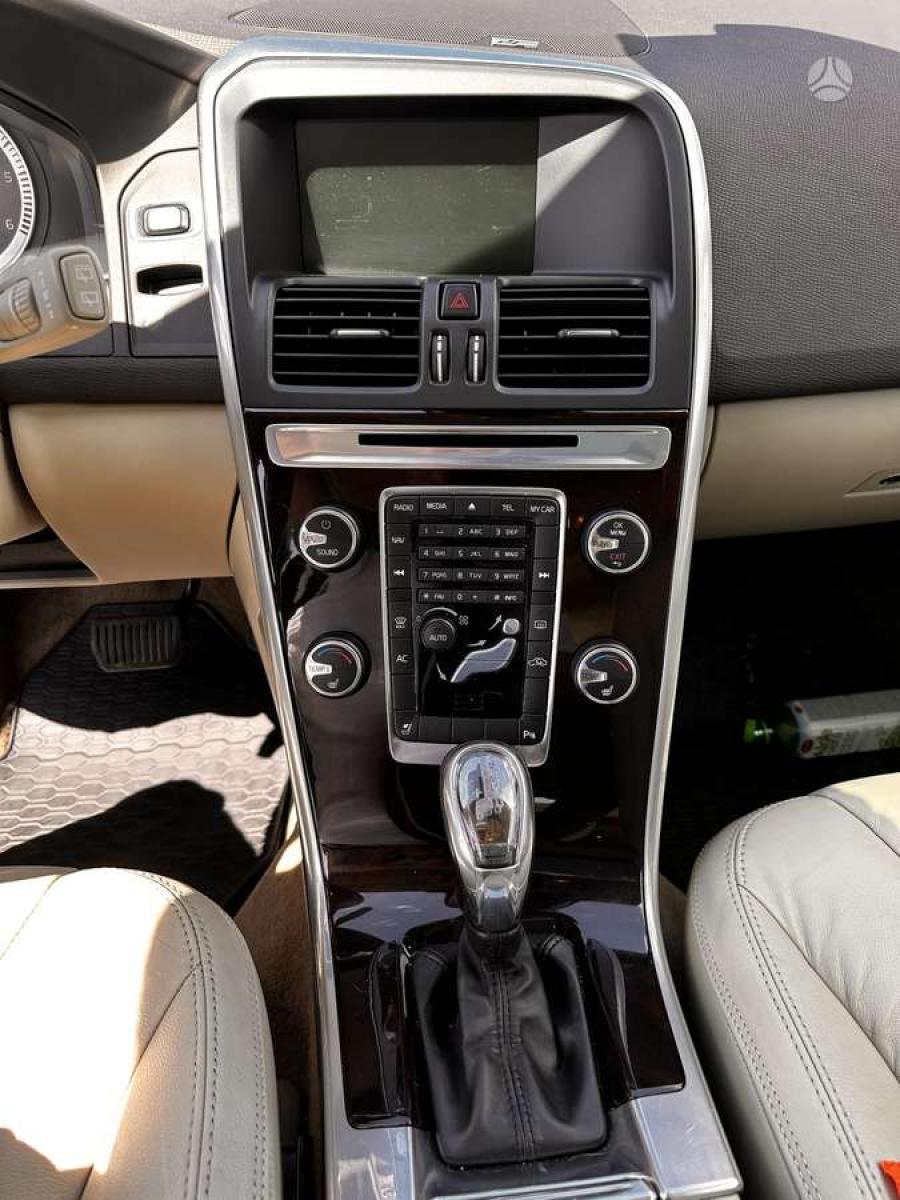 Brūns Volvo XC60 2012 Viļņa, ar dzinēja tilpumu 1.98 L un nobraukumu 233 tūkst. km par 7900 €, foto 8 vietnē AUTOMOTO.COM.LV