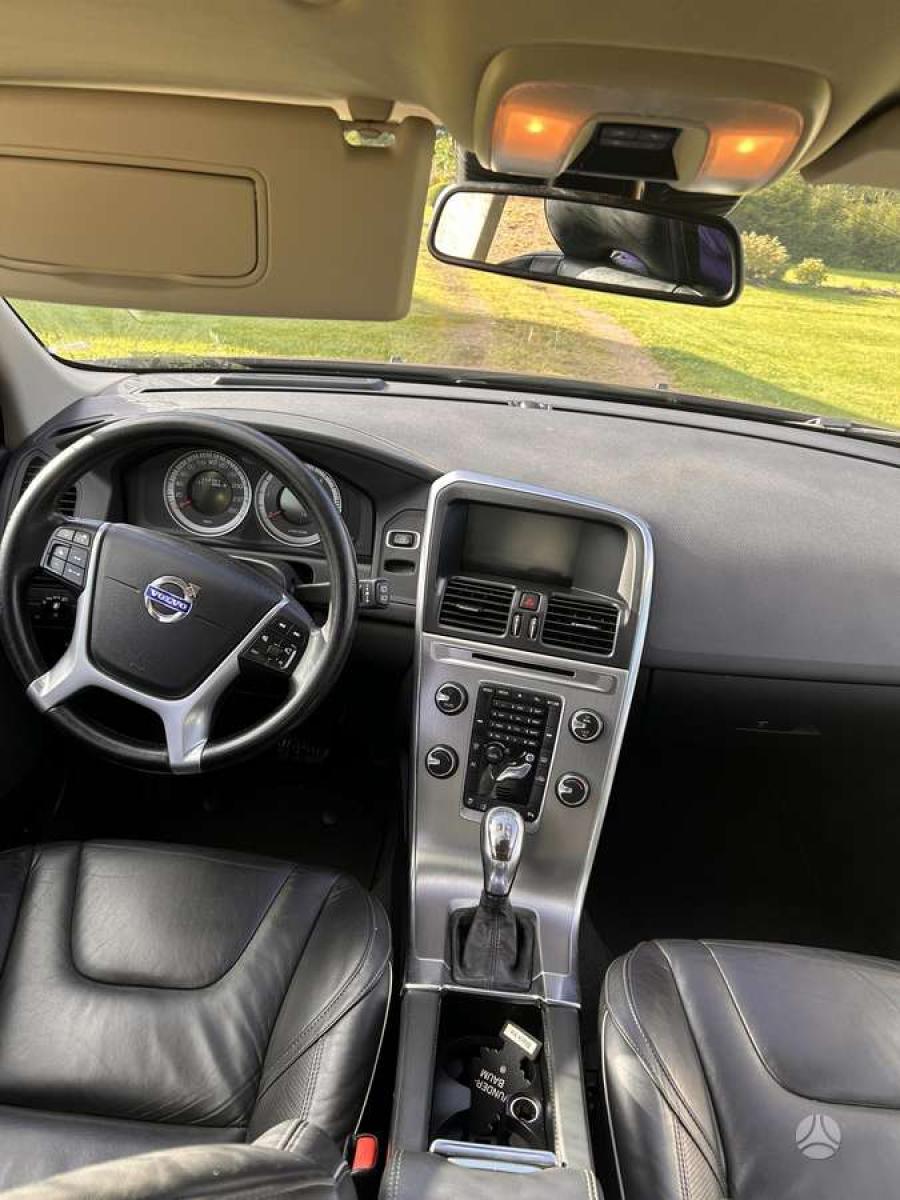 Brūns Volvo XC60 2012 Plungė, ar dzinēja tilpumu 1.98 L un nobraukumu 311 tūkst. km par 10500 €, foto 9 vietnē AUTOMOTO.COM.LV