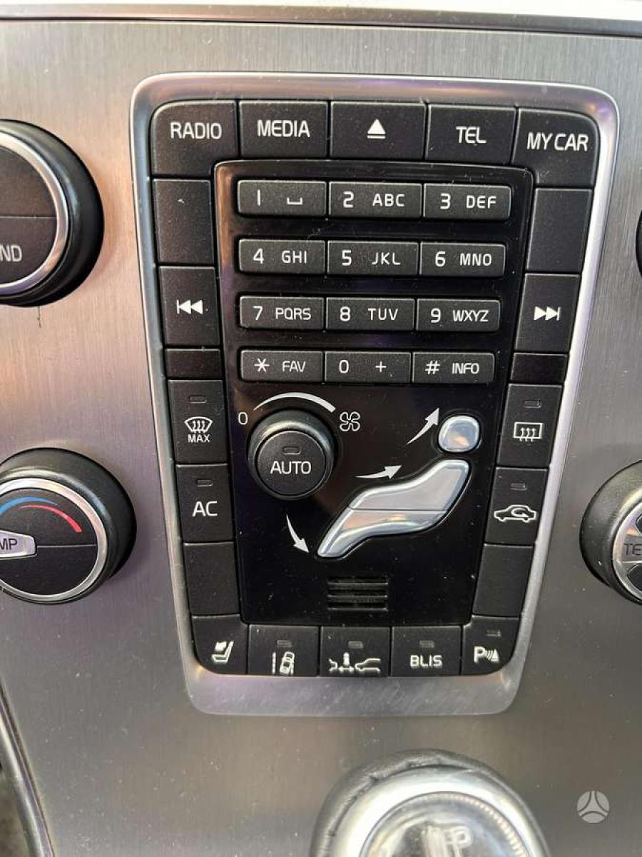 Brūns Volvo XC60 2012 Plungė, ar dzinēja tilpumu 1.98 L un nobraukumu 311 tūkst. km par 10500 €, foto 11 vietnē AUTOMOTO.COM.LV