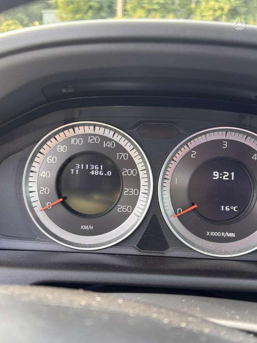 Brūns Volvo XC60 2012 Plungė, ar dzinēja tilpumu 1.98 L un nobraukumu 311 tūkst. km par 10500 €, foto 12 vietnē AUTOMOTO.COM.LV