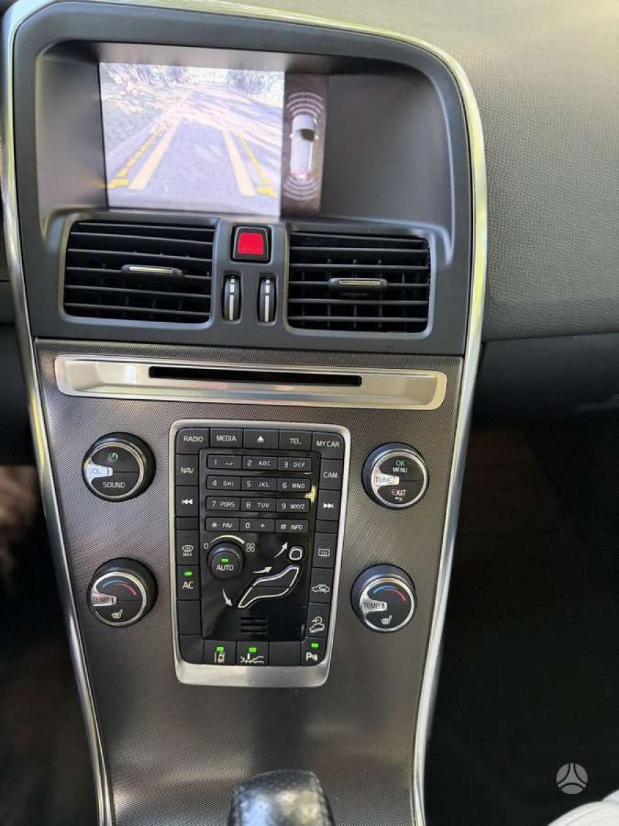 Brūns Volvo XC60 2012 Kauņa, ar dzinēja tilpumu 2.40 L un nobraukumu 334 tūkst. km par 8900 €, foto 3 vietnē AUTOMOTO.COM.LV