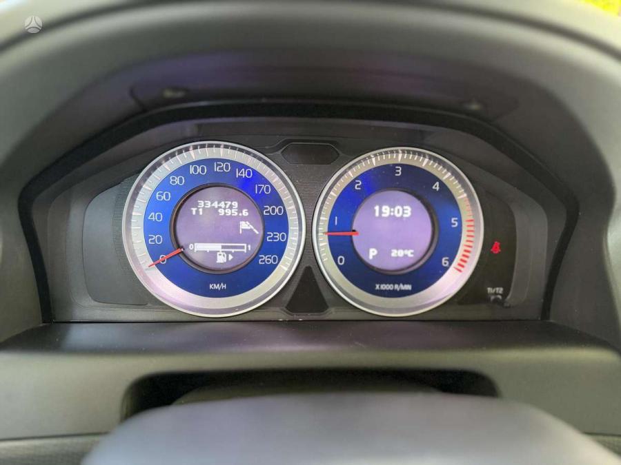 Brūns Volvo XC60 2012 Kauņa, ar dzinēja tilpumu 2.40 L un nobraukumu 334 tūkst. km par 8900 €, foto 6 vietnē AUTOMOTO.COM.LV
