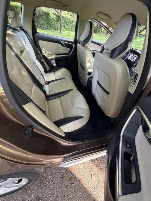 Brūns Volvo XC60 2012 Kauņa, ar dzinēja tilpumu 2.40 L un nobraukumu 334 tūkst. km par 8900 €, foto 9 vietnē AUTOMOTO.COM.LV