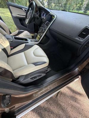 Brūns Volvo XC60 2012 Kauņa, ar dzinēja tilpumu 2.40 L un nobraukumu 334 tūkst. km par 8900 €, foto 10 vietnē AUTOMOTO.COM.LV