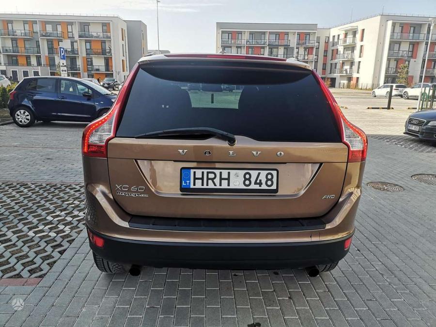 Brown Volvo XC60 2012 in Klaipeda, with an engine capacity of 3.20 L and mileage of 137 thousand km for 5900 €, photo 6 on AUTOMOTO.COM.LV