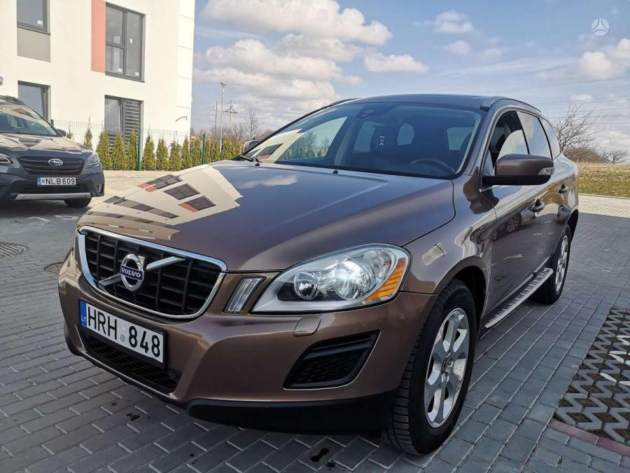Brown Volvo XC60 2012 in Klaipeda, with an engine capacity of 3.20 L and mileage of 137 thousand km for 5900 €, photo 7 on AUTOMOTO.COM.LV