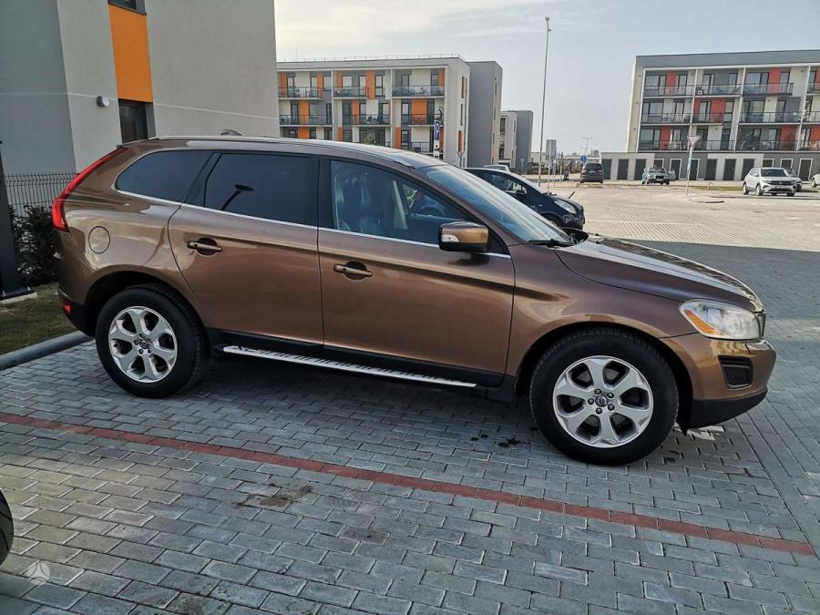 Brown Volvo XC60 2012 in Klaipeda, with an engine capacity of 3.20 L and mileage of 137 thousand km for 5900 €, photo 10 on AUTOMOTO.COM.LV