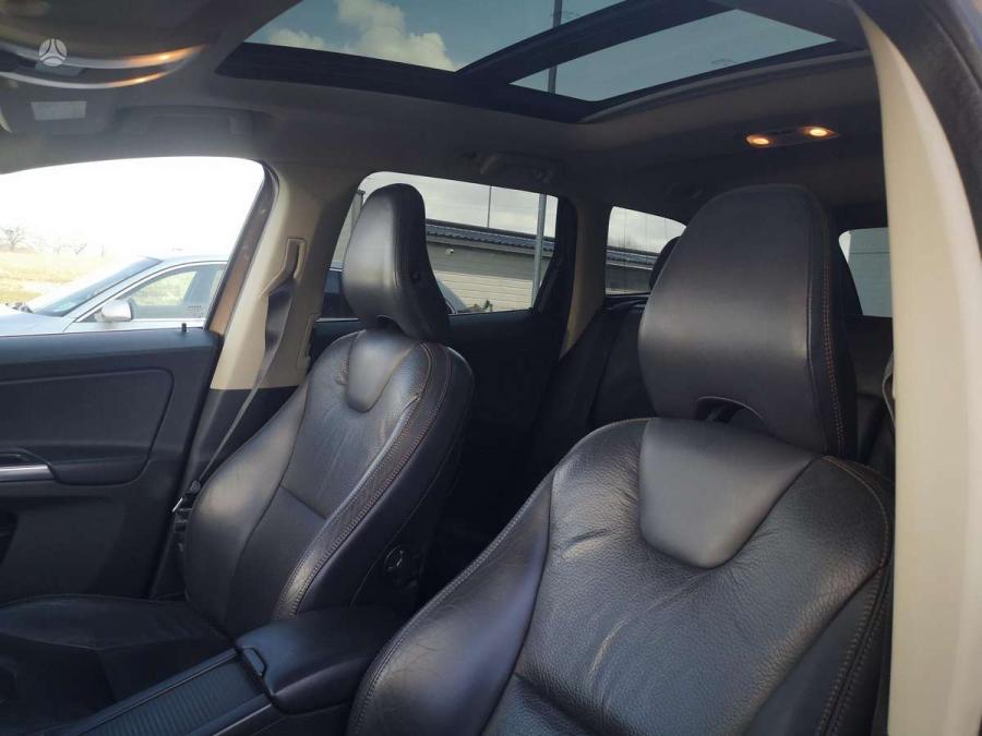 Brown Volvo XC60 2012 in Klaipeda, with an engine capacity of 3.20 L and mileage of 137 thousand km for 5900 €, photo 15 on AUTOMOTO.COM.LV