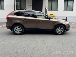 Brūns Volvo XC60 2012 Rīga, ar dzinēja tilpumu 2.40 L un nobraukumu 390 tūkst. km par 6300 €, foto 3 vietnē AUTOMOTO.COM.LV